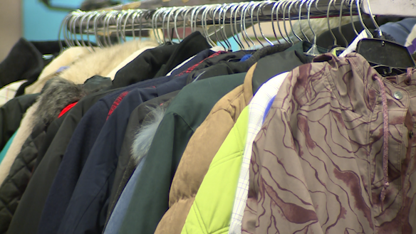 Hundreds brave early morning cold outside Elder High School for season ...