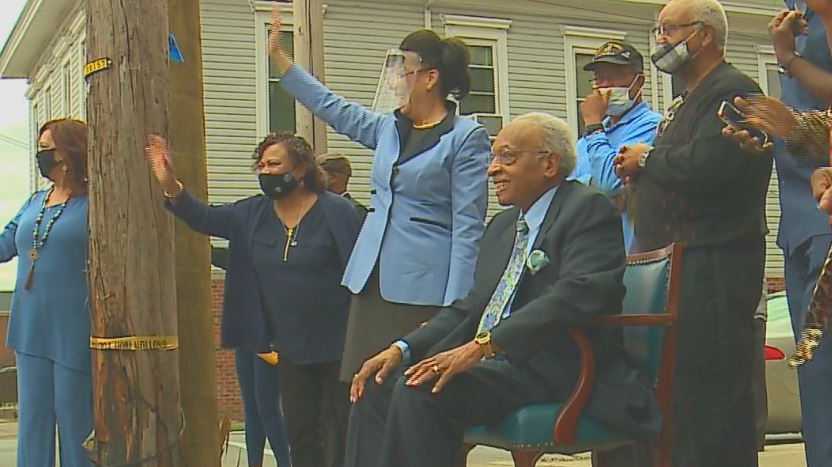 New sign in west Louisville honors religious leader, Dr. H. Donald ...