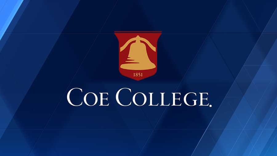 Watch: Coe College women's basketball sinks two half-court buzzer beaters