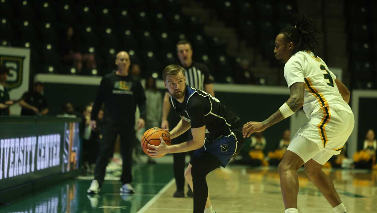 Coleton Benson buzzer-beater, UNO over rival Southeastern