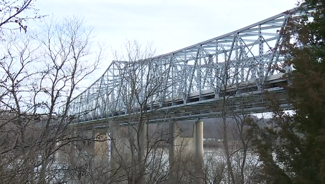 Overnight traffic switch scheduled on Combs-Hehl Bridge Monday into Tuesday