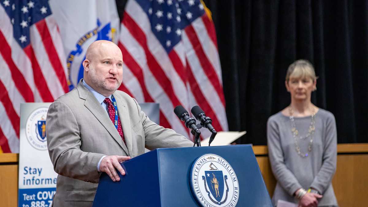 Mass. education commissioner Jeffrey Riley announces resignation