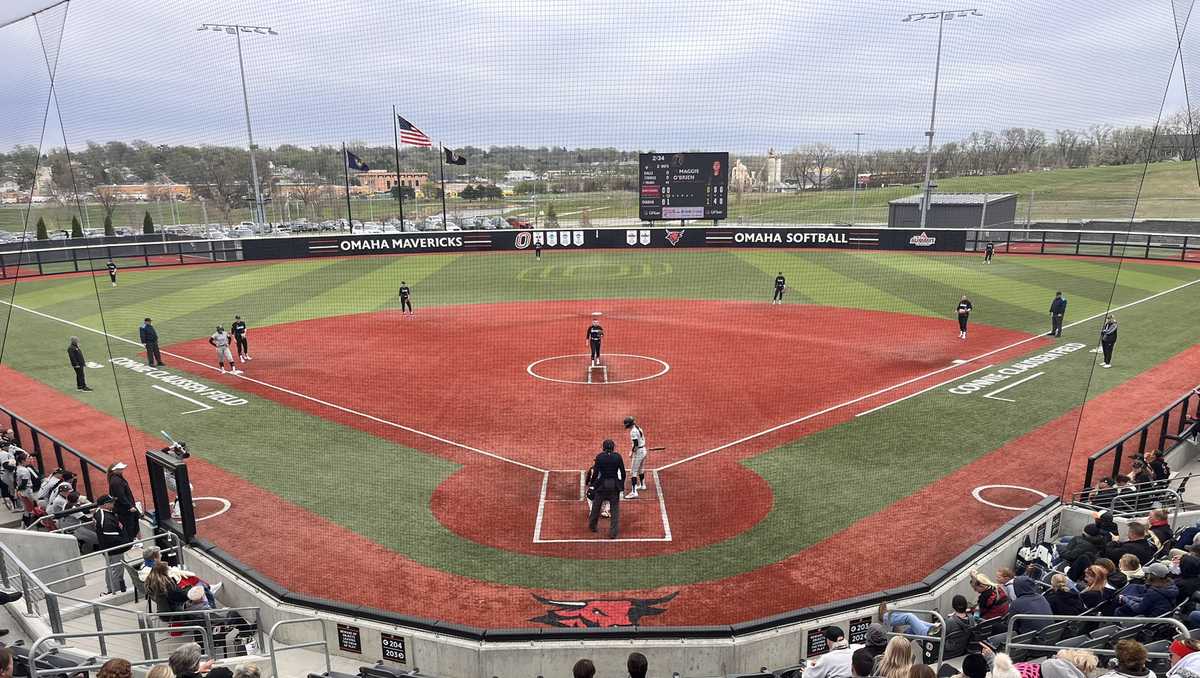 Omaha softball honors 1975 team at Connie Claussen Field