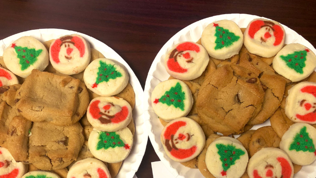 Oxford police surprised with cookies from 3 Miami University students