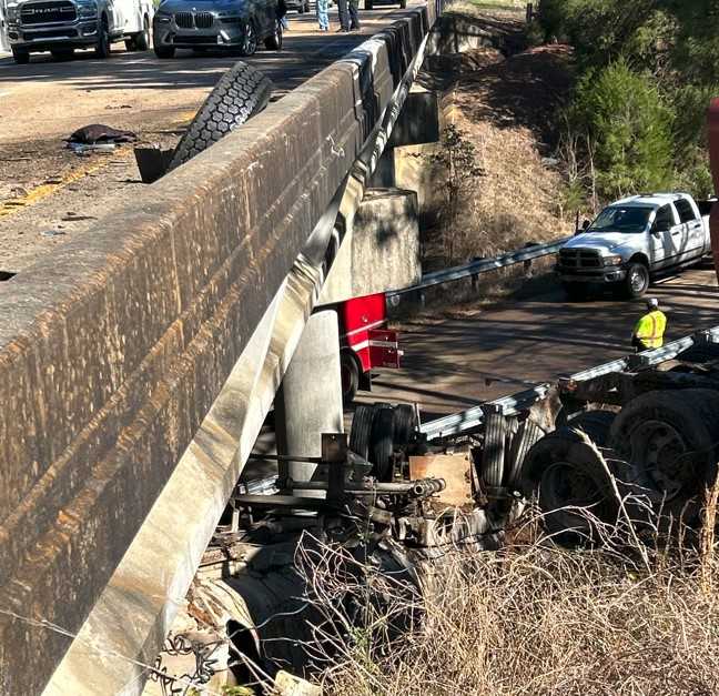 I-55 southbound reopens after tanker crash in Copiah County