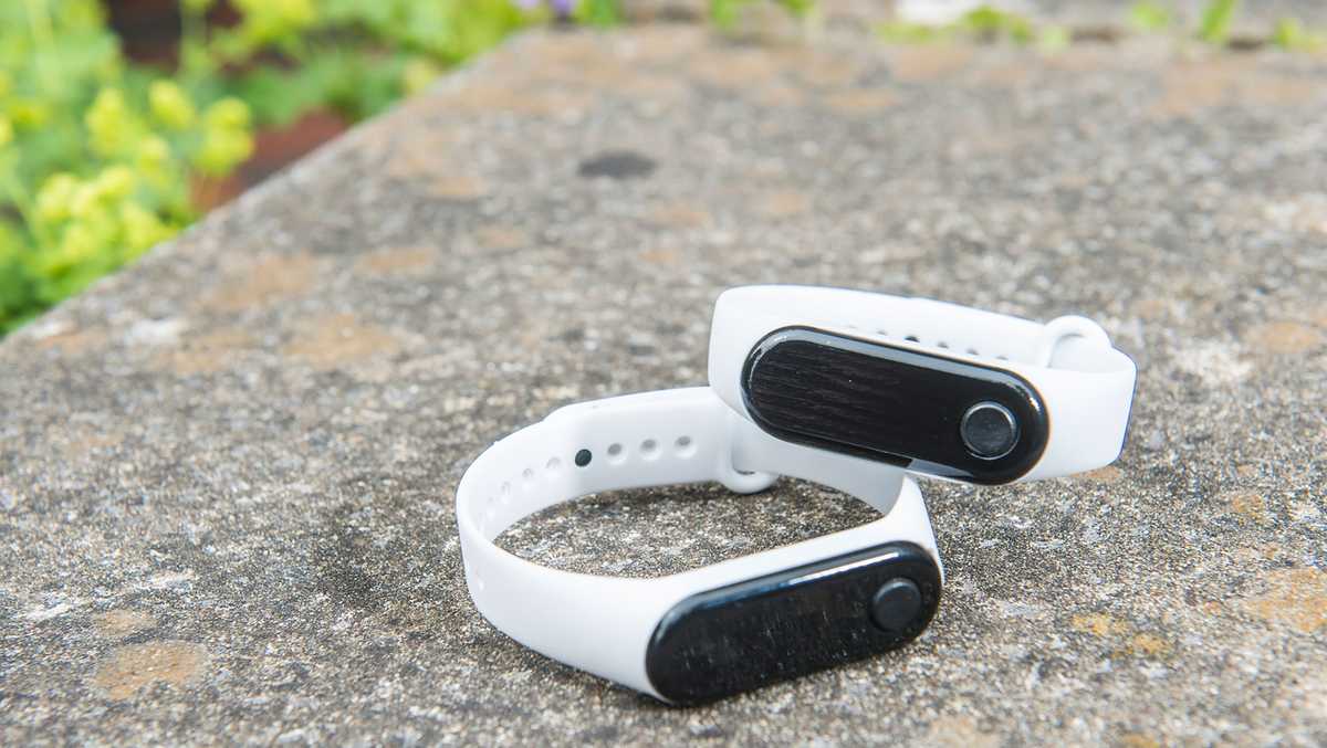 Teen invents watch that warns you about touching your face so you don't ...