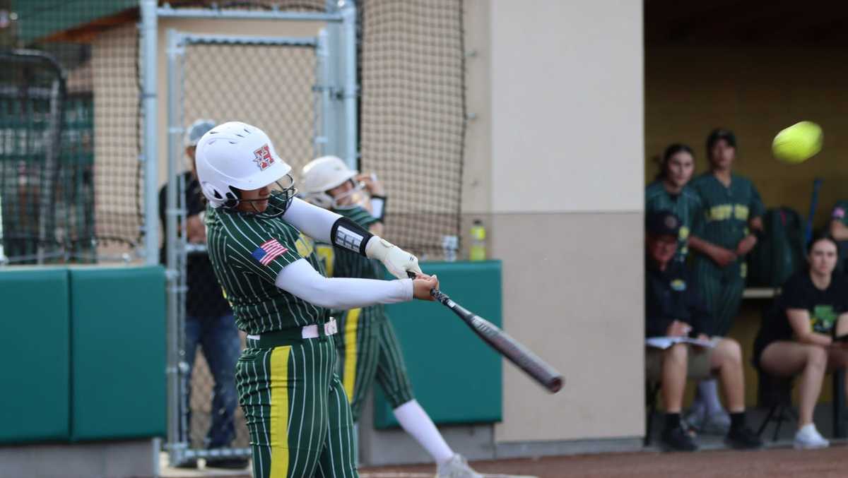 Freshman softball player receives player of the year honors
