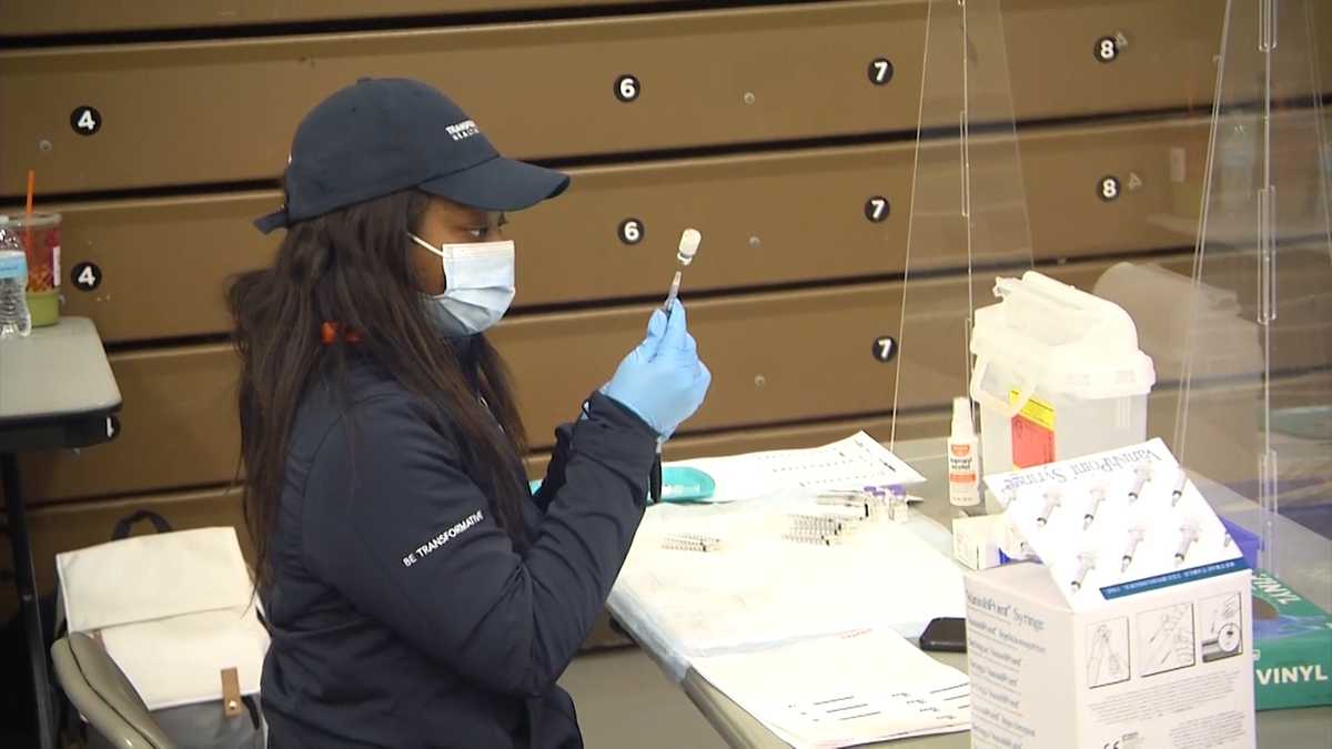 Boston COVID-19 vaccination site offering late-night clinic with free ...