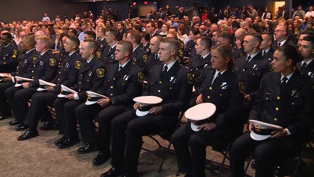 Cincinnati Police Department welcomes 31 new officers during recruit ...