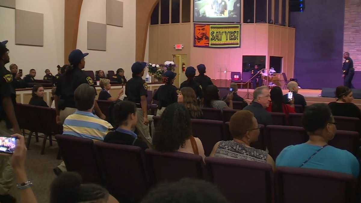 Cincinnati teenagers graduate from CPD's summer cadet program