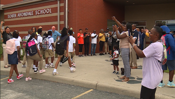 Cincinnati Public Schools embrace change on first day with new middle ...