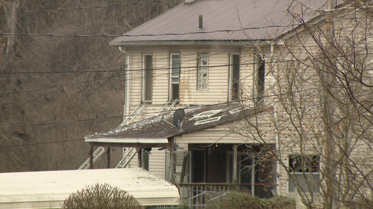 Man killed in house fire in Crafton; Police, bomb squad respond