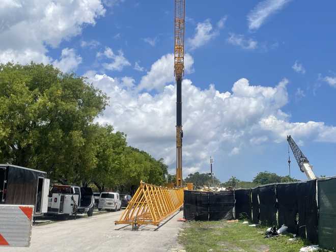 Four workers hospitalized after crane collapse in Florida