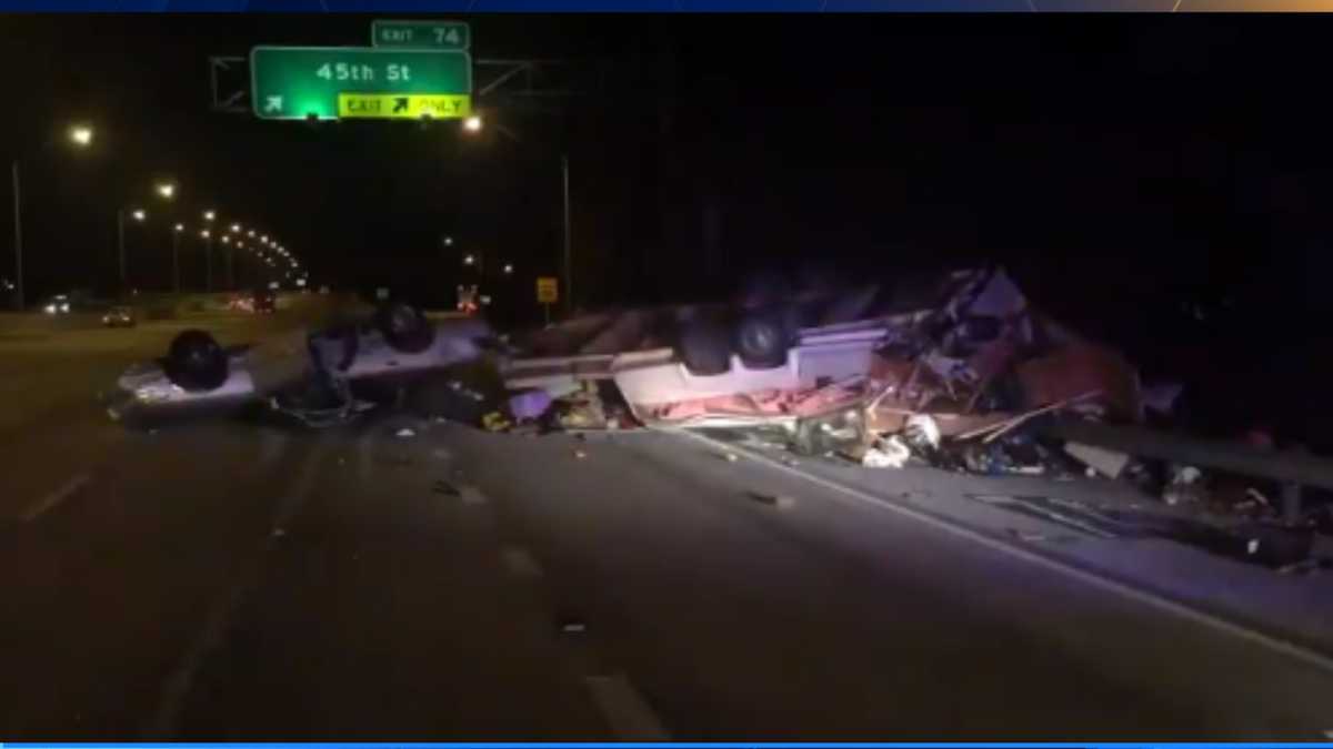 Crash shuts down 3 lanes of I-95