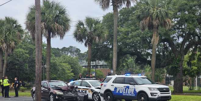 Savannah: Wreck involving law enforcement vehicle reported