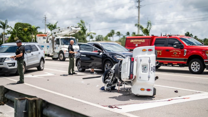 1 seriously injured after motorcycle crash in Collier County