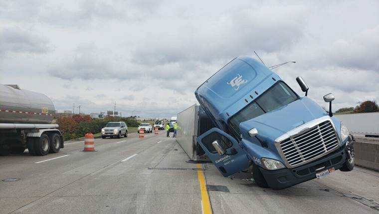 All lanes of I-71/75 SB at I-275 reopen after semi crash