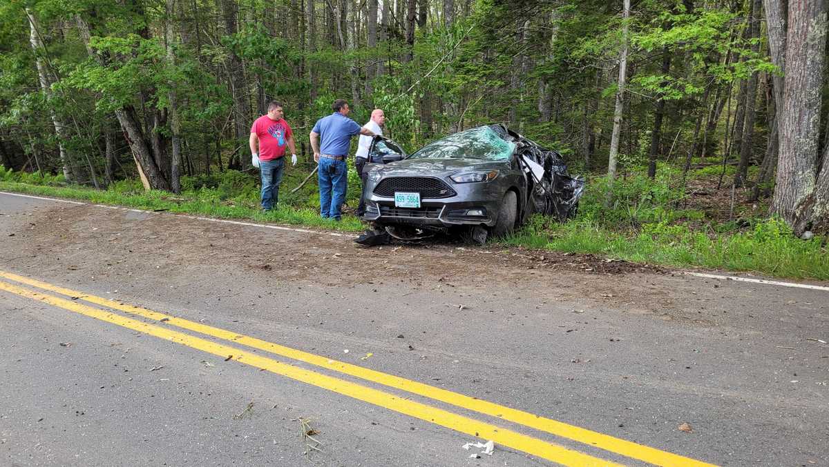 Driver killed after car hits tree in Lincoln County