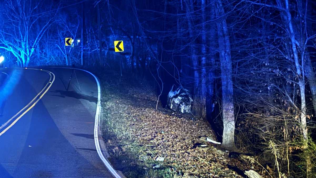 2 dead in fiery Alabama car crash