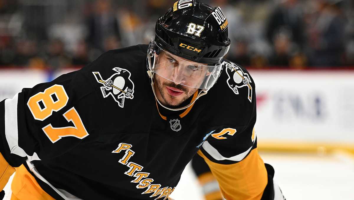 Sidney Crosby stays committed to Penguins during rebuild