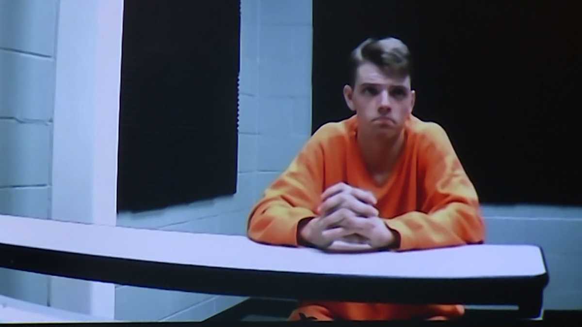 Man accused of hitting several troopers in Hollis faces judge