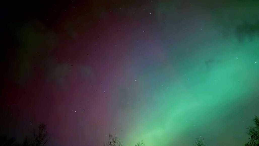 Aurora seen over Vermont and New York: Viewers send dazzling images of ...