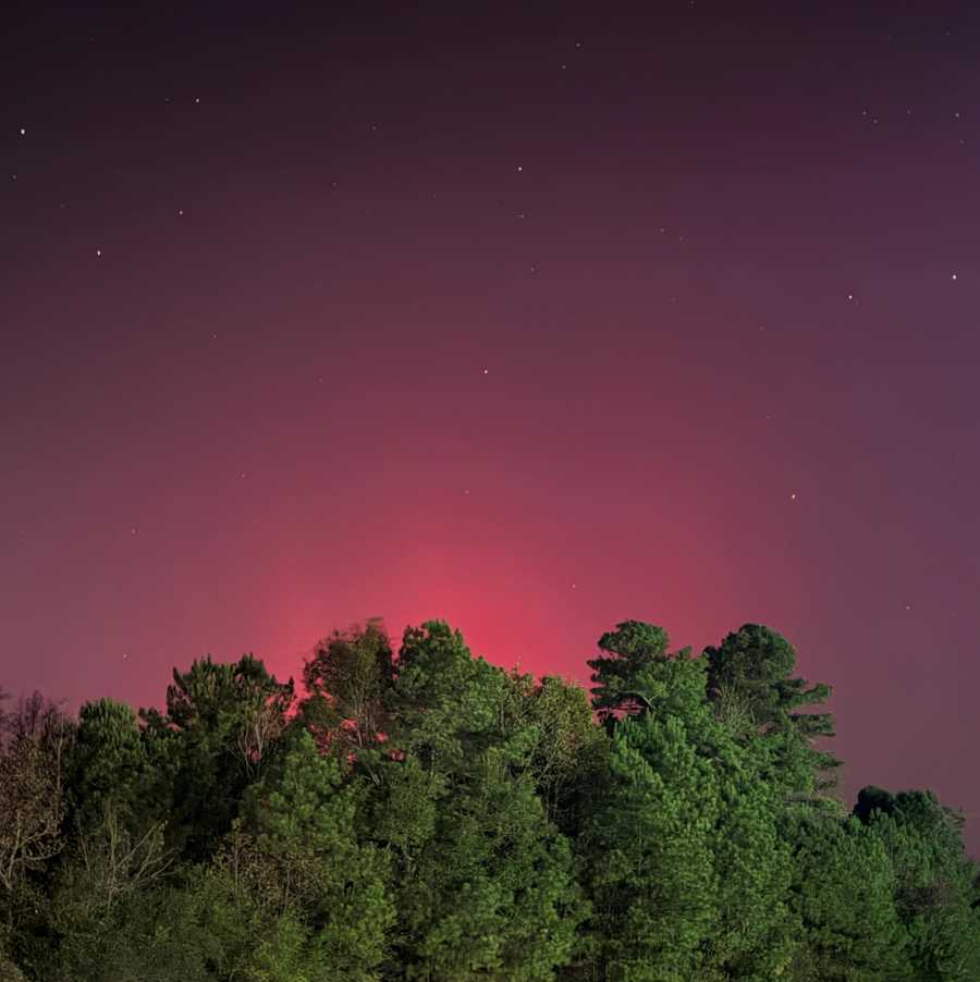 Northern lights light up the Alabama sky