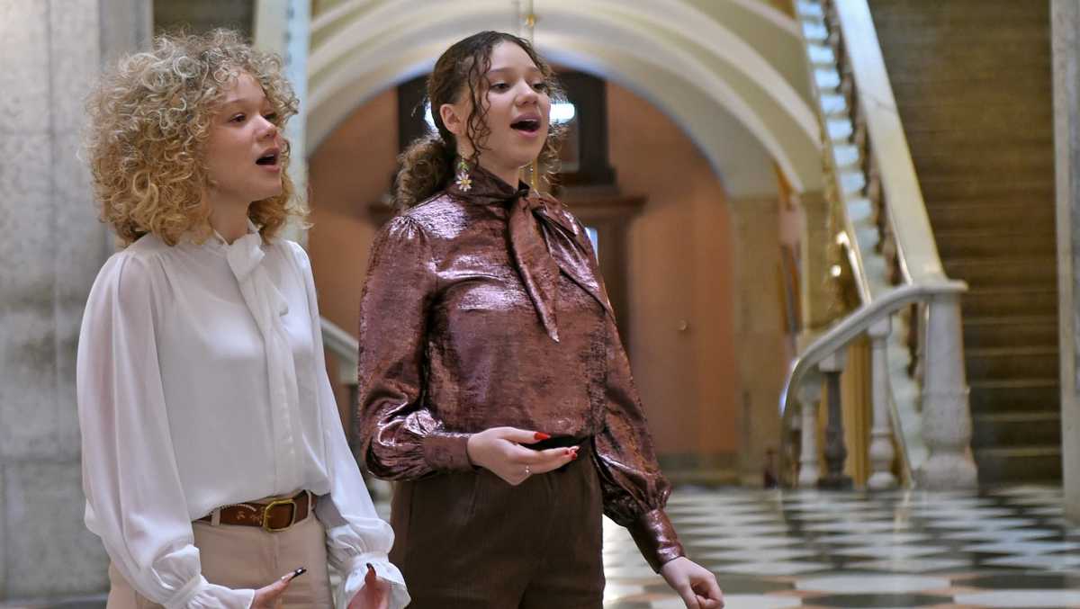Hamilton sisters from 'The Voice' perform at Ohio Statehouse