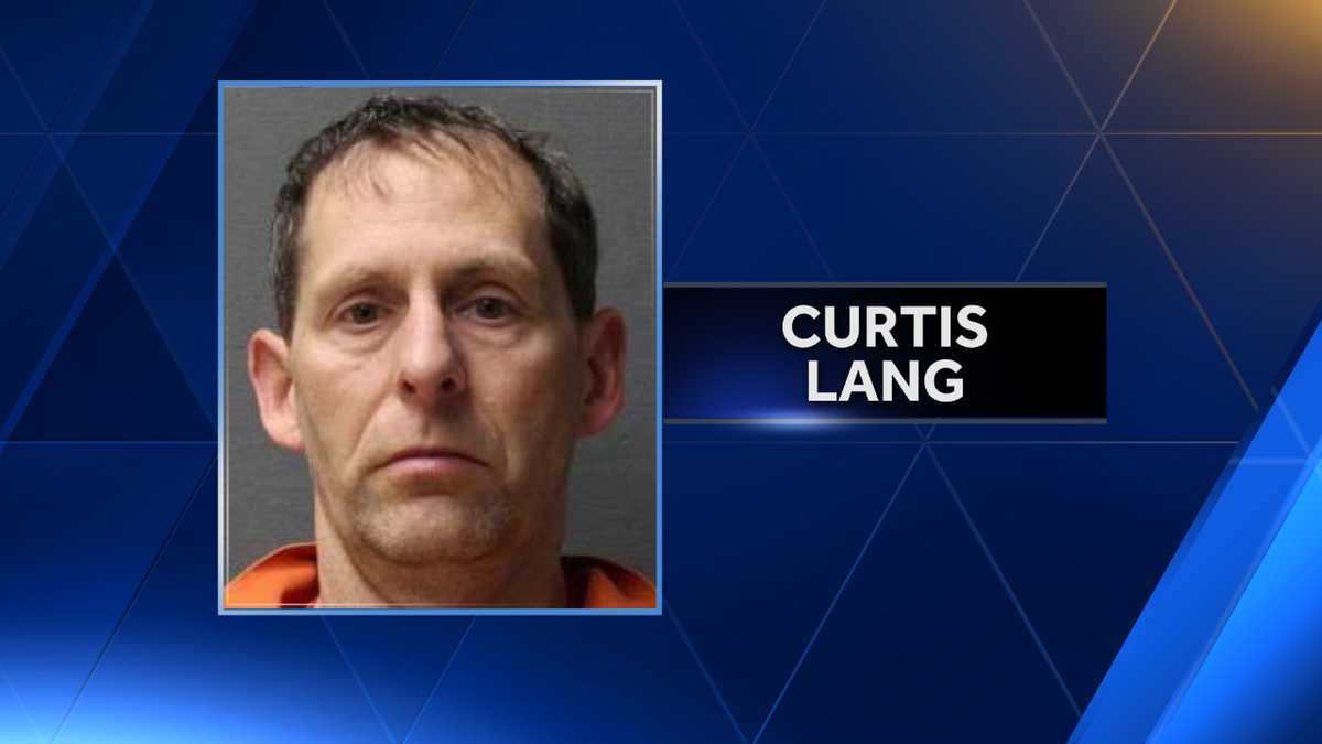 Ex-union president in Iowa sentenced for embezzlement