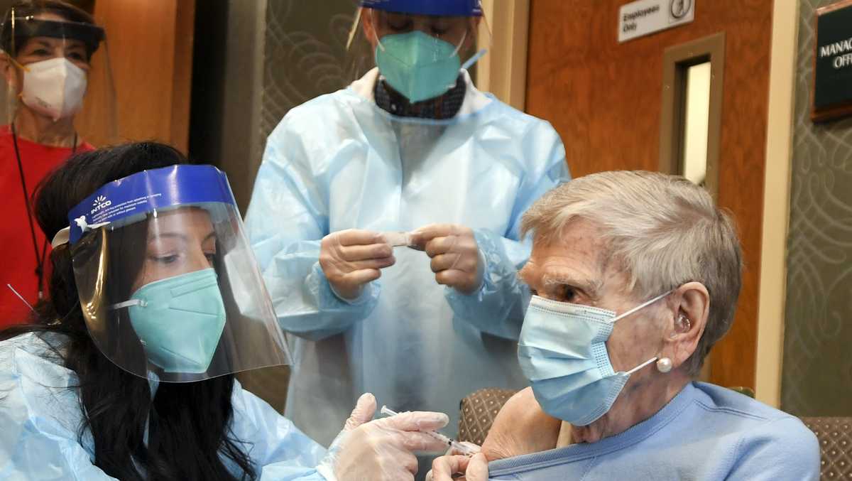 CVS, Walgreens to begin administering COVID-19 vaccine to Massachusetts ...