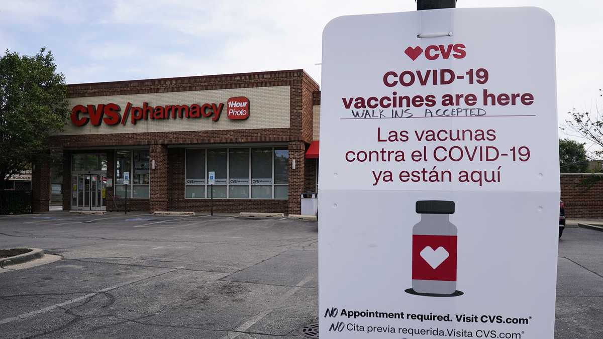 US officials are mulling COVID-19 vaccine boosters for elderly as early ...