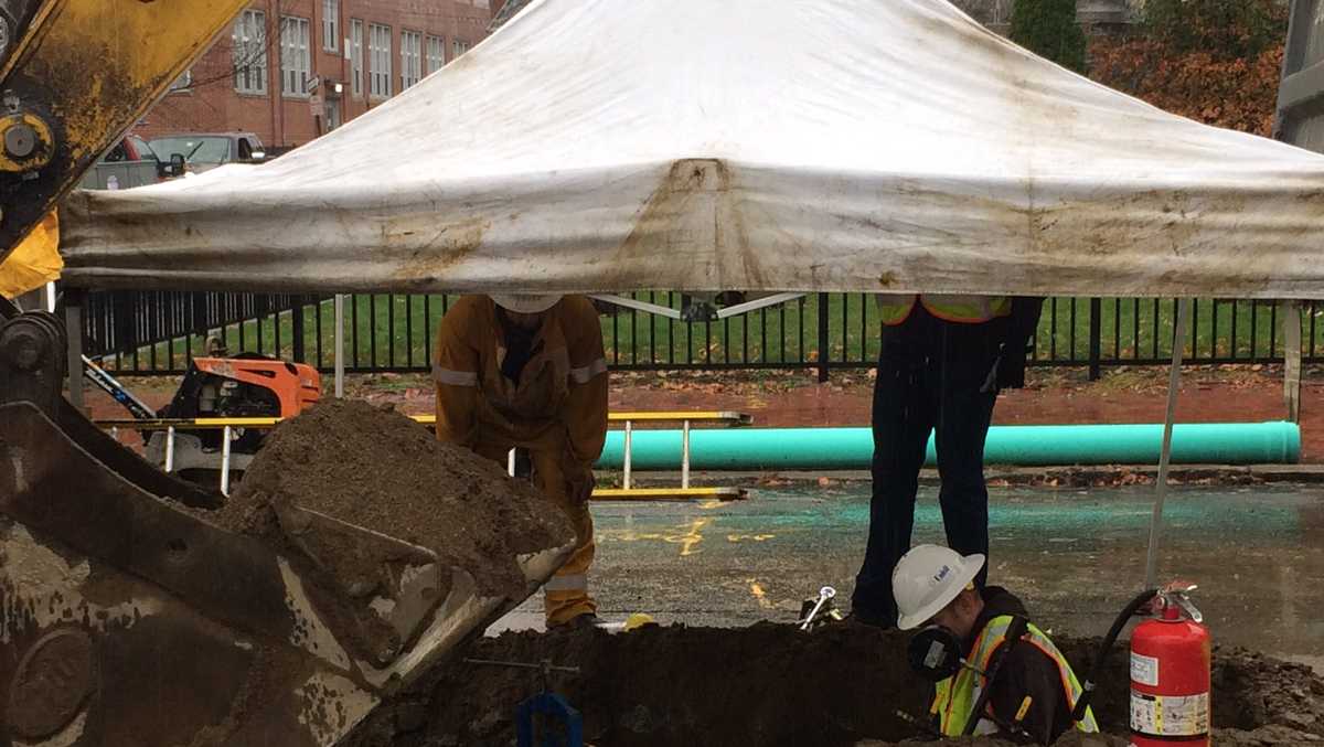 Gas leak forces evacuation of several Portland buildings