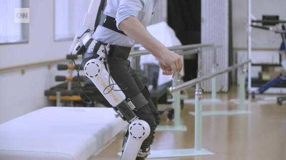 Wearable cyborg uses brainwaves to let people walk again