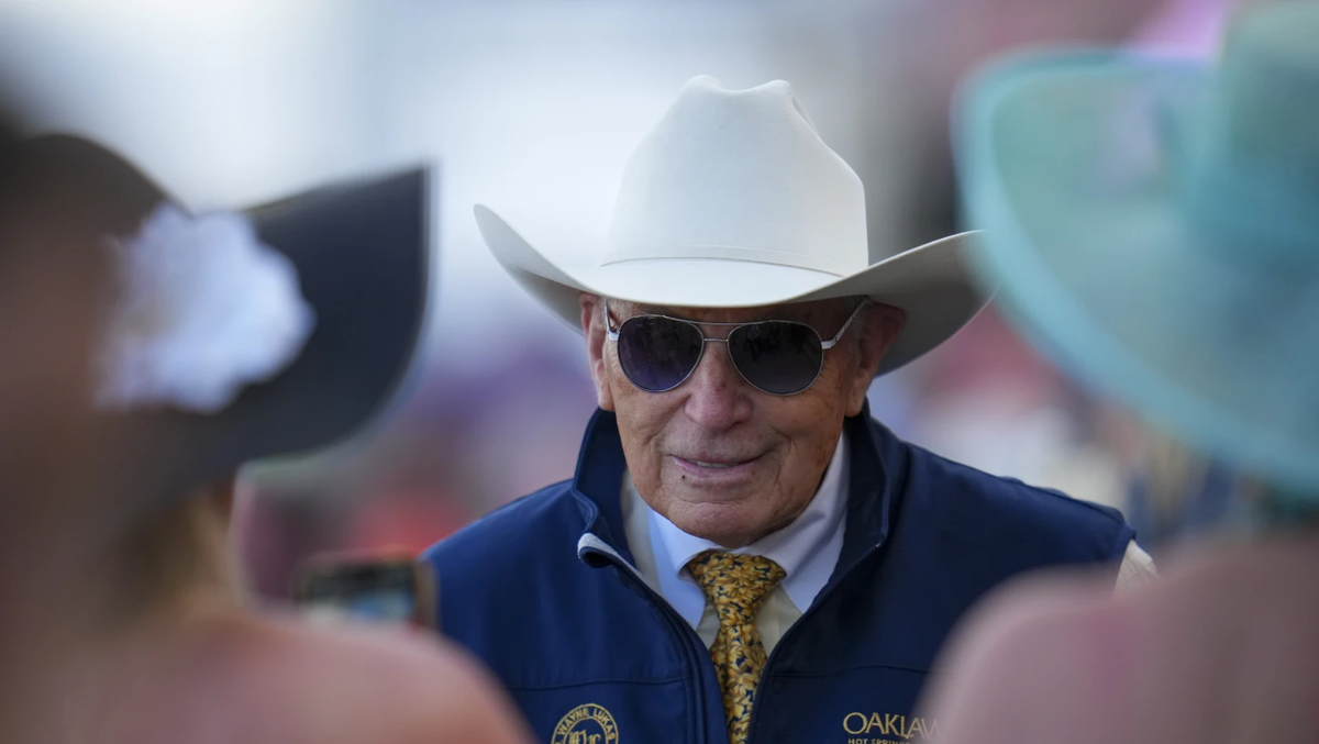 Hall of Fame horse trainer D. Wayne Lukas, a winner of 15 Triple Crown ...
