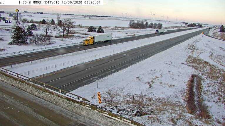 Hundreds of plows working to clear Iowa roads