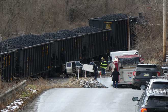 2 injured after truck, train collide in Union Township, Lawrence County