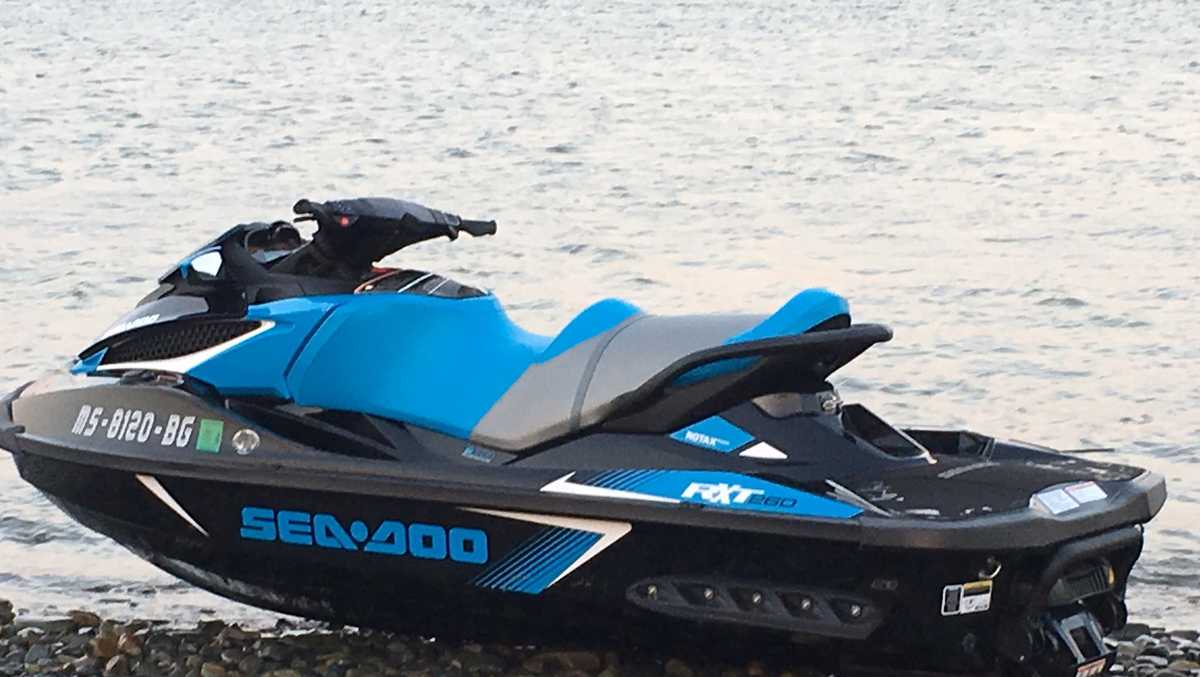 Jet skis collide on Boston Harbor, 1 operator rushed to hospital