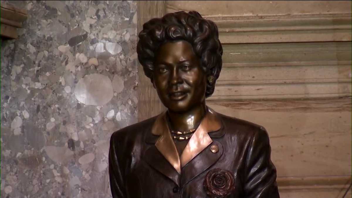 Statue of Daisy Bates placed in Statuary Hall