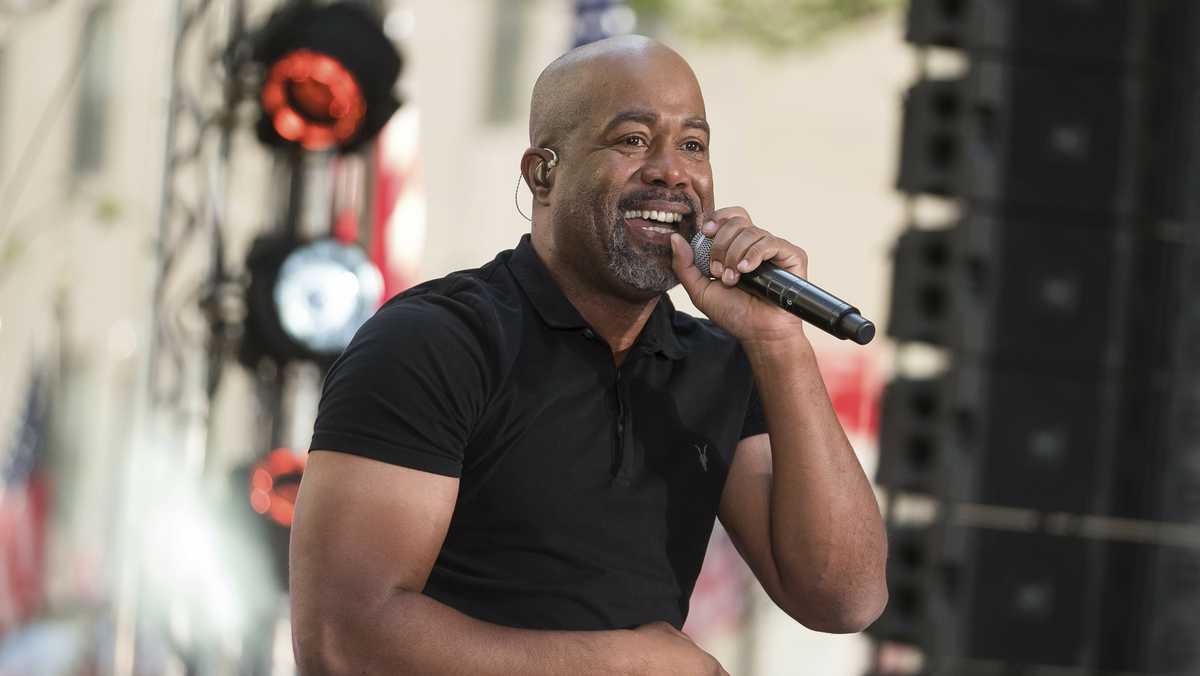 Darius Rucker has warning for fans about fake social media accounts