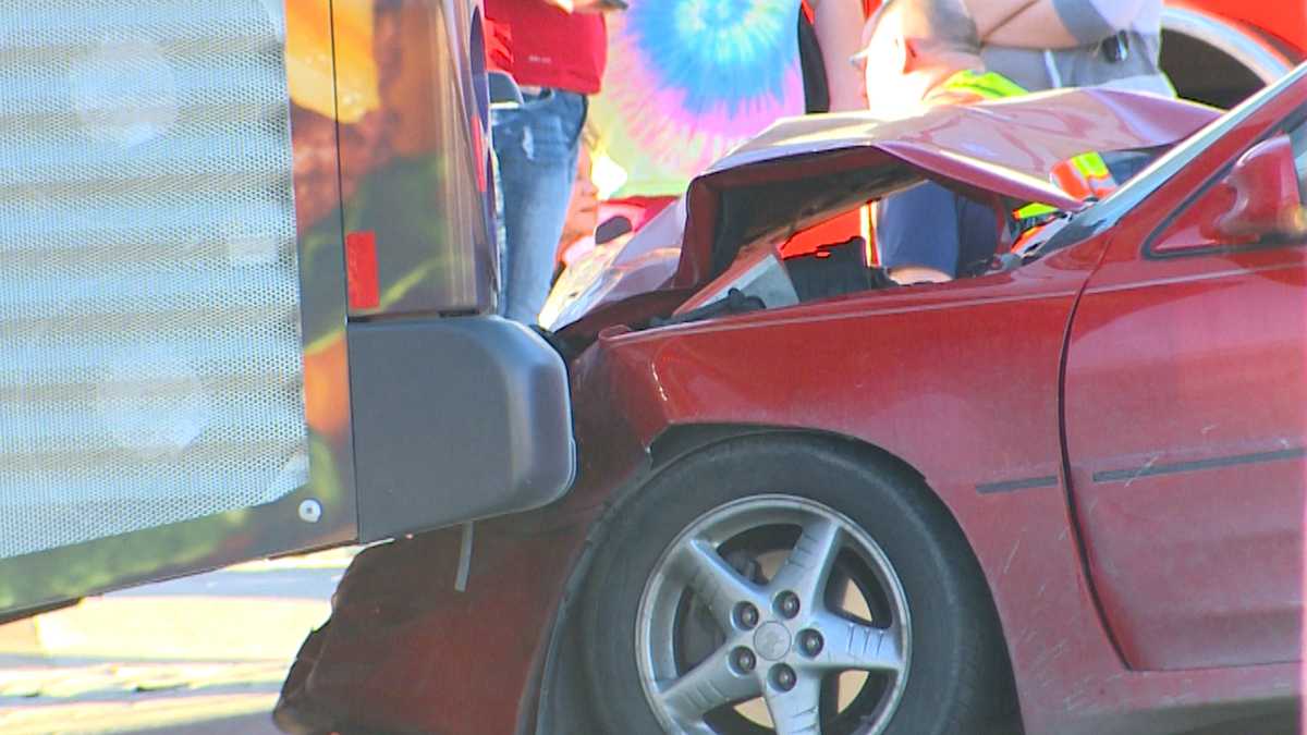 Authorities investigate crash involving DART bus