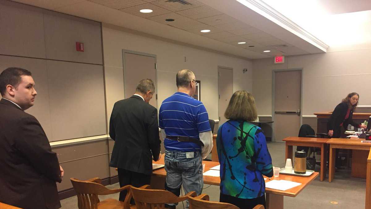 Man accused in 1988 deaths of two women pleads guilty