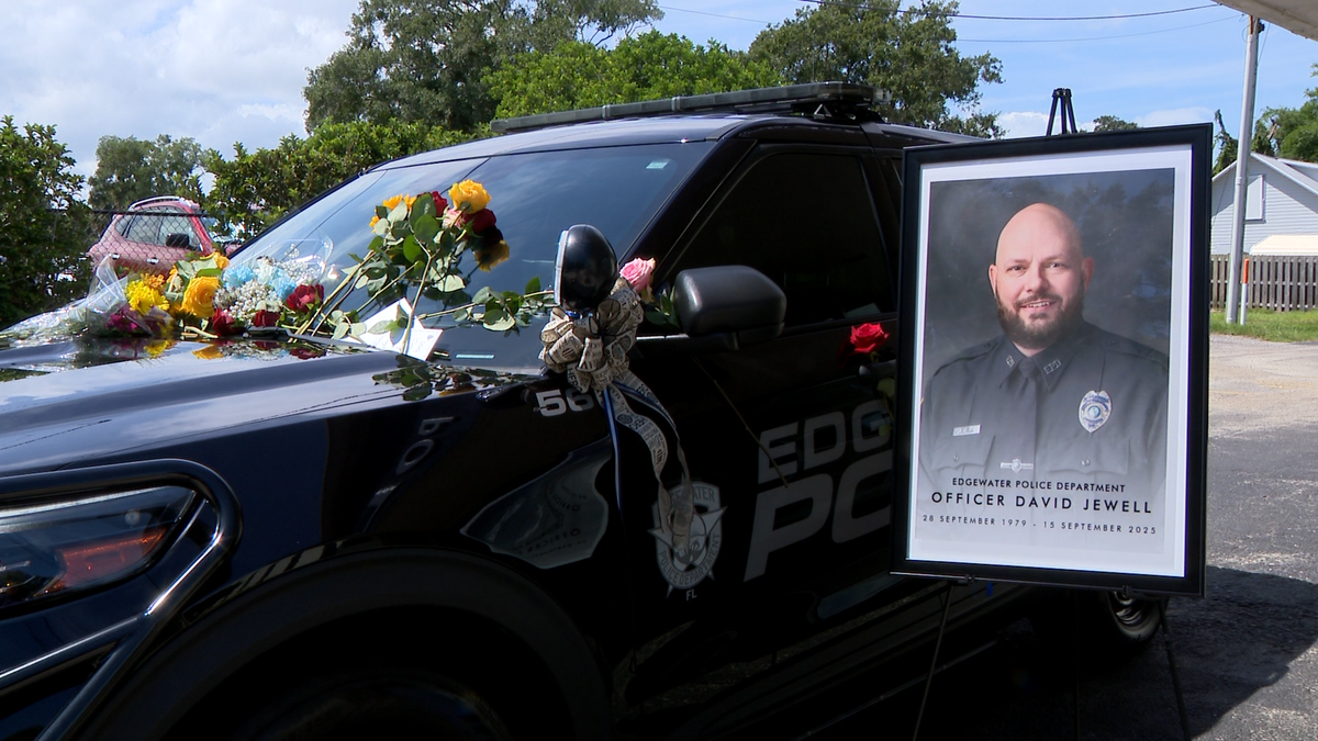 Community honors Officer David Jewell
