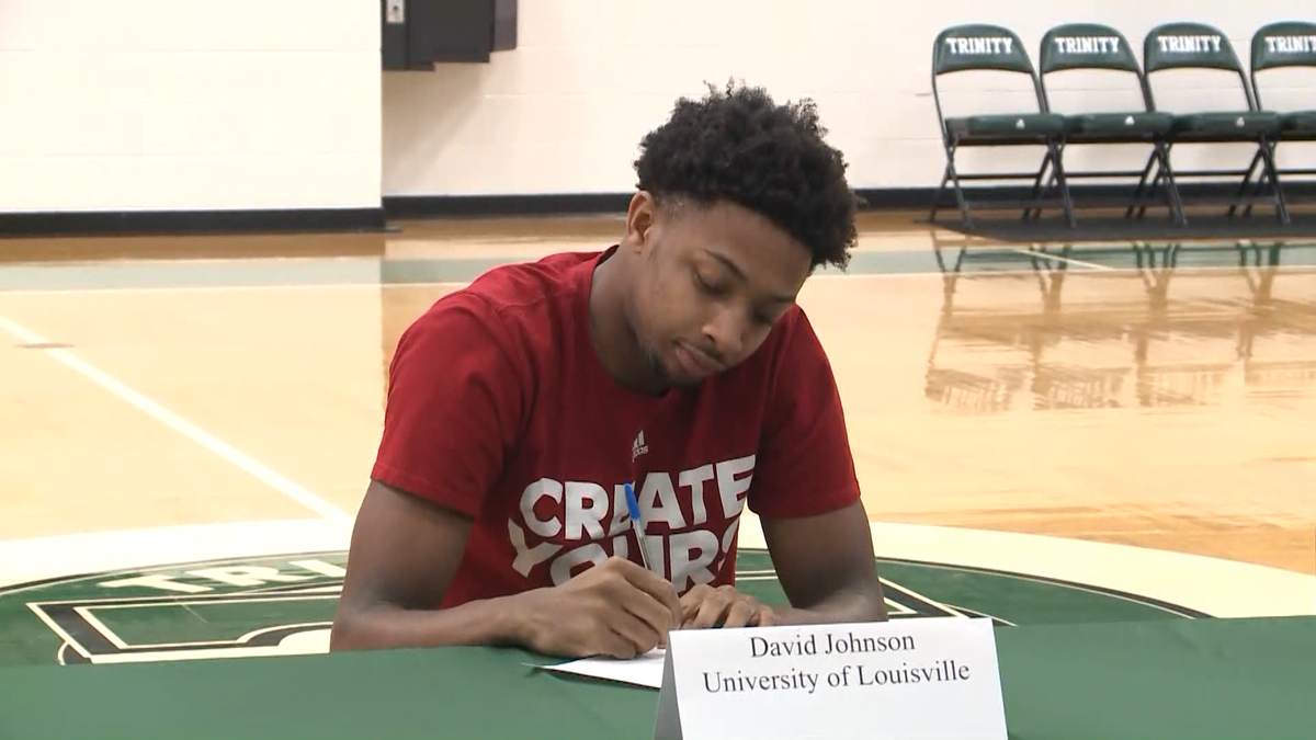 Trinity basketball's David Johnson officially signs with UofL Cardinals