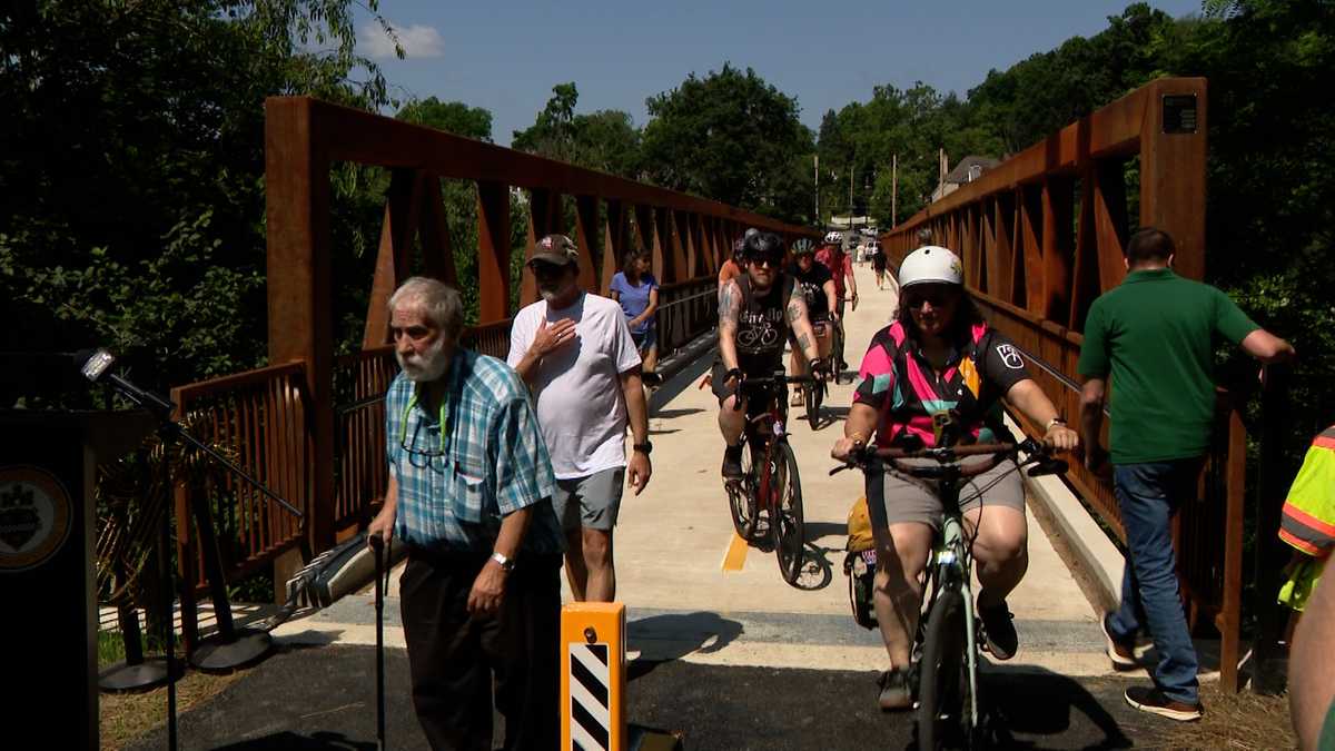 Davis Avenue Bridge in Pittsburgh is open after long closure