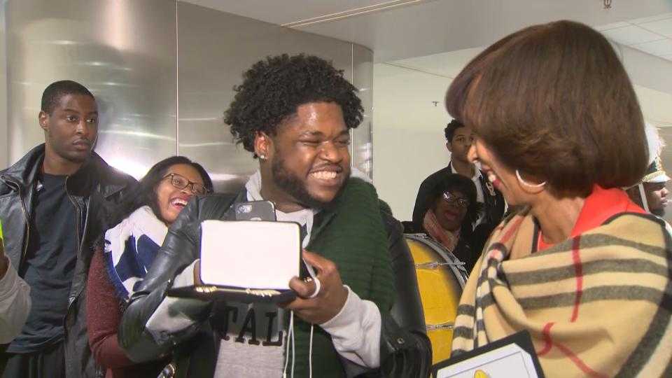 Baltimore celebrates hometown singing star