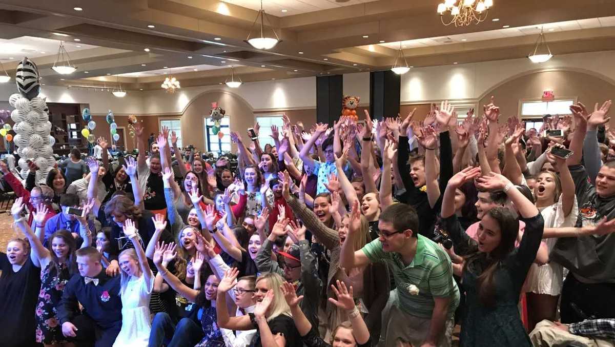 Special needs students attend sensory-friendly Daylight Prom