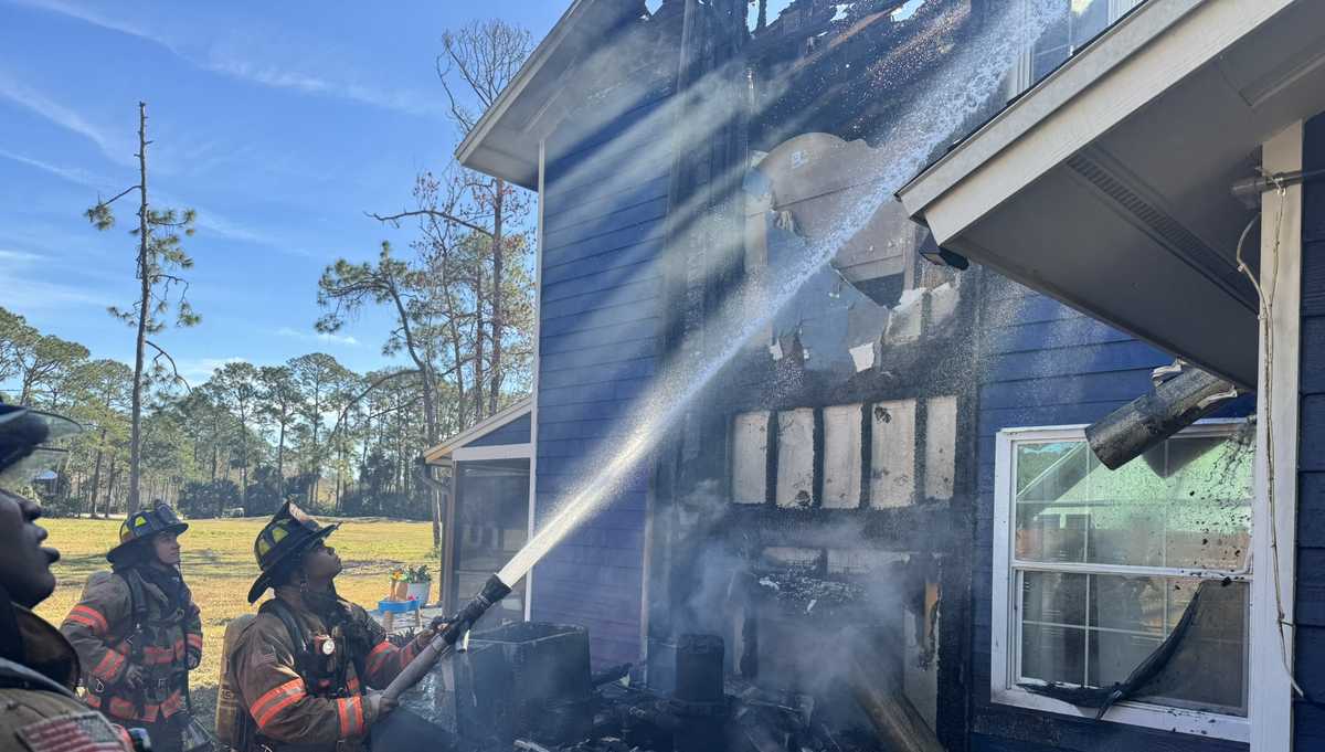 PHOTOS: Firefighters battle house fire in Daytona Beach