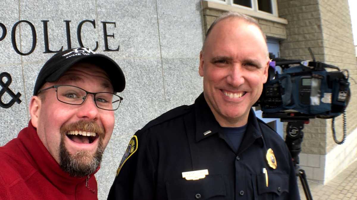 South Portland police encourage Mainers to take a #SelfieWithACop