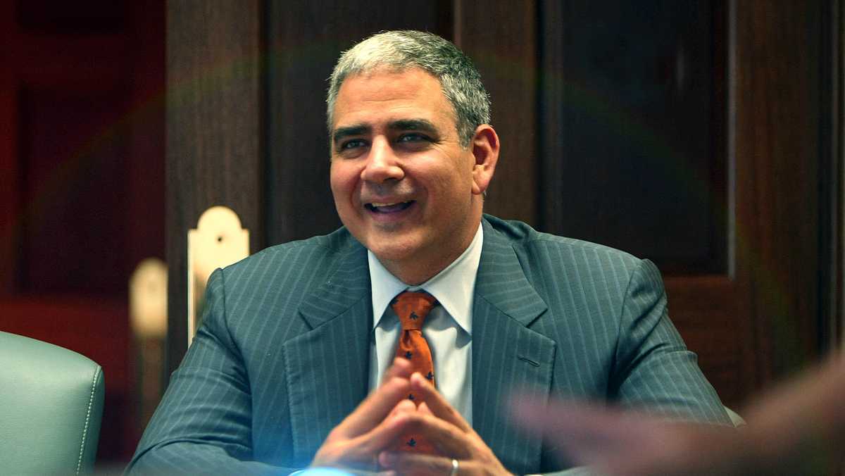 Steward Health Care suing former CEO Ralph de la Torre, former company ...