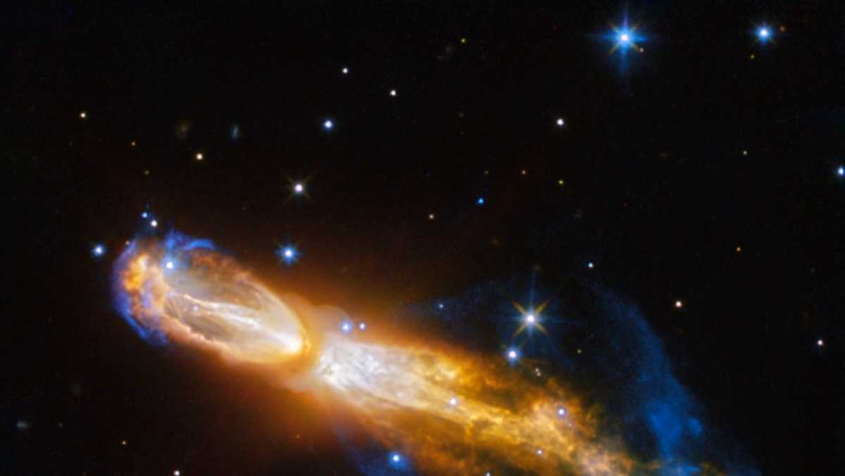 Explosive, stinky star death captured by Hubble telescope